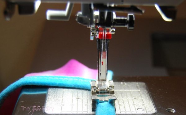Sewing Tutorial for Knit Binding | The TipToe Fairy