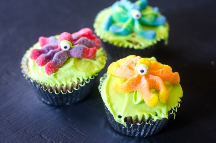 One Eyed Alien Cupcakes | The TipToe Fairy