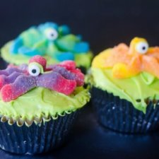 One Eyed Alien Cupcakes | The TipToe Fairy