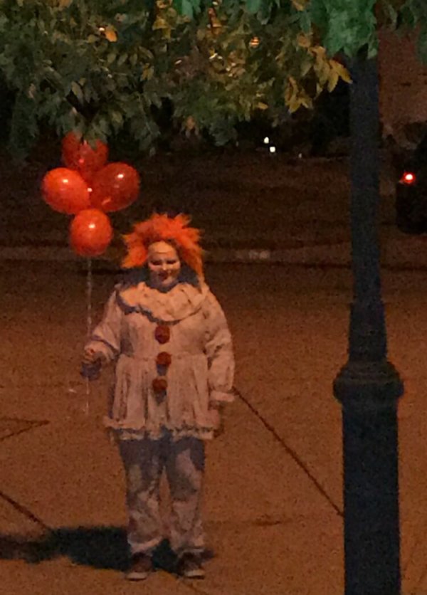 How to Make an DIY Easy Pennywise Clown Costume for Halloween | The ...