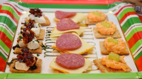 FOUR Easy Cracker Toppings | The TipToe Fairy