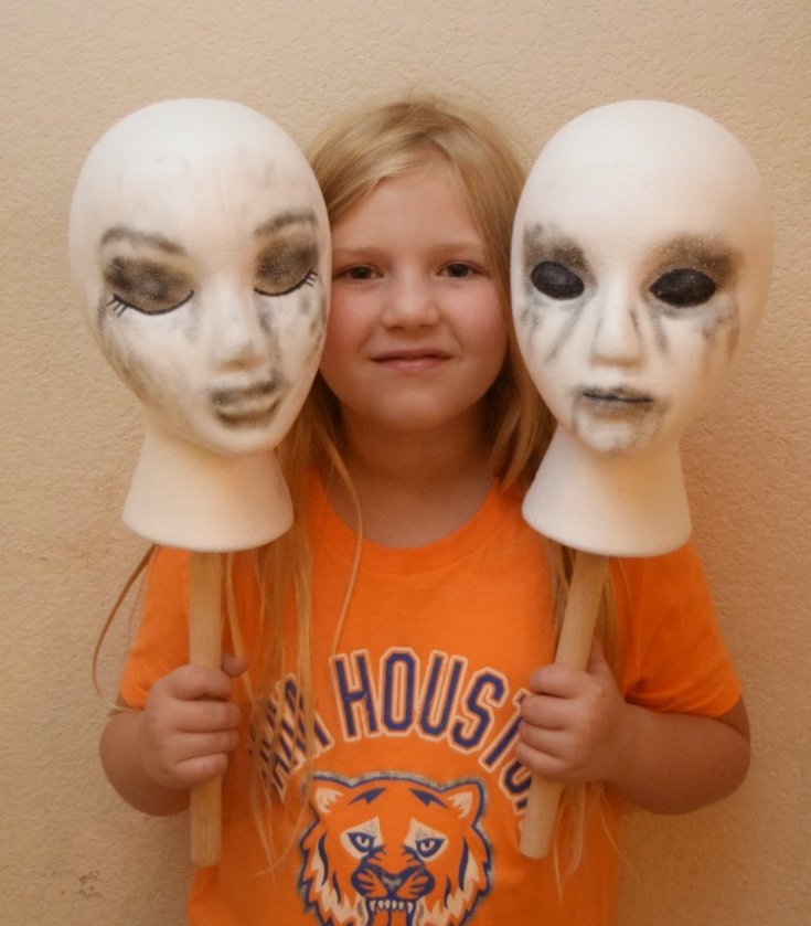 DIY Halloween Costume: The Three-Headed Ghost | The TipToe Fairy