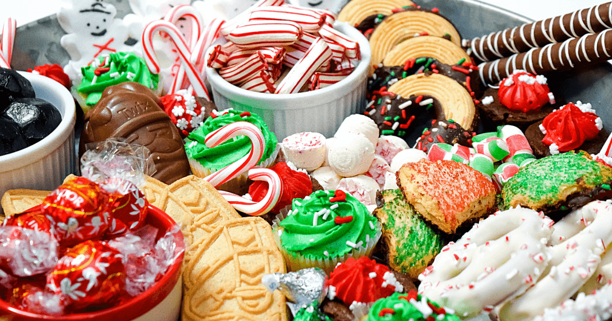 How to Make a Christmas Sweets Charcuterie Board | The TipToe Fairy
