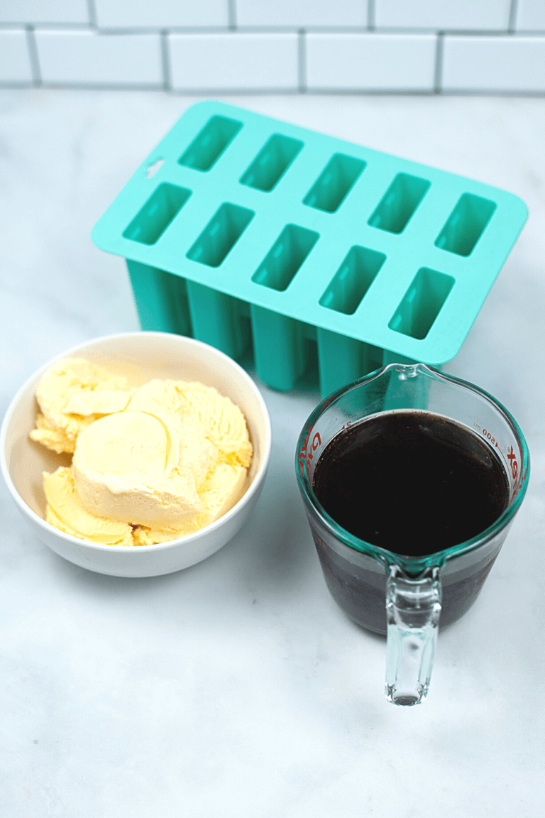 2 Ingredient Root Beer Float Popsicles | The TipToe Fairy