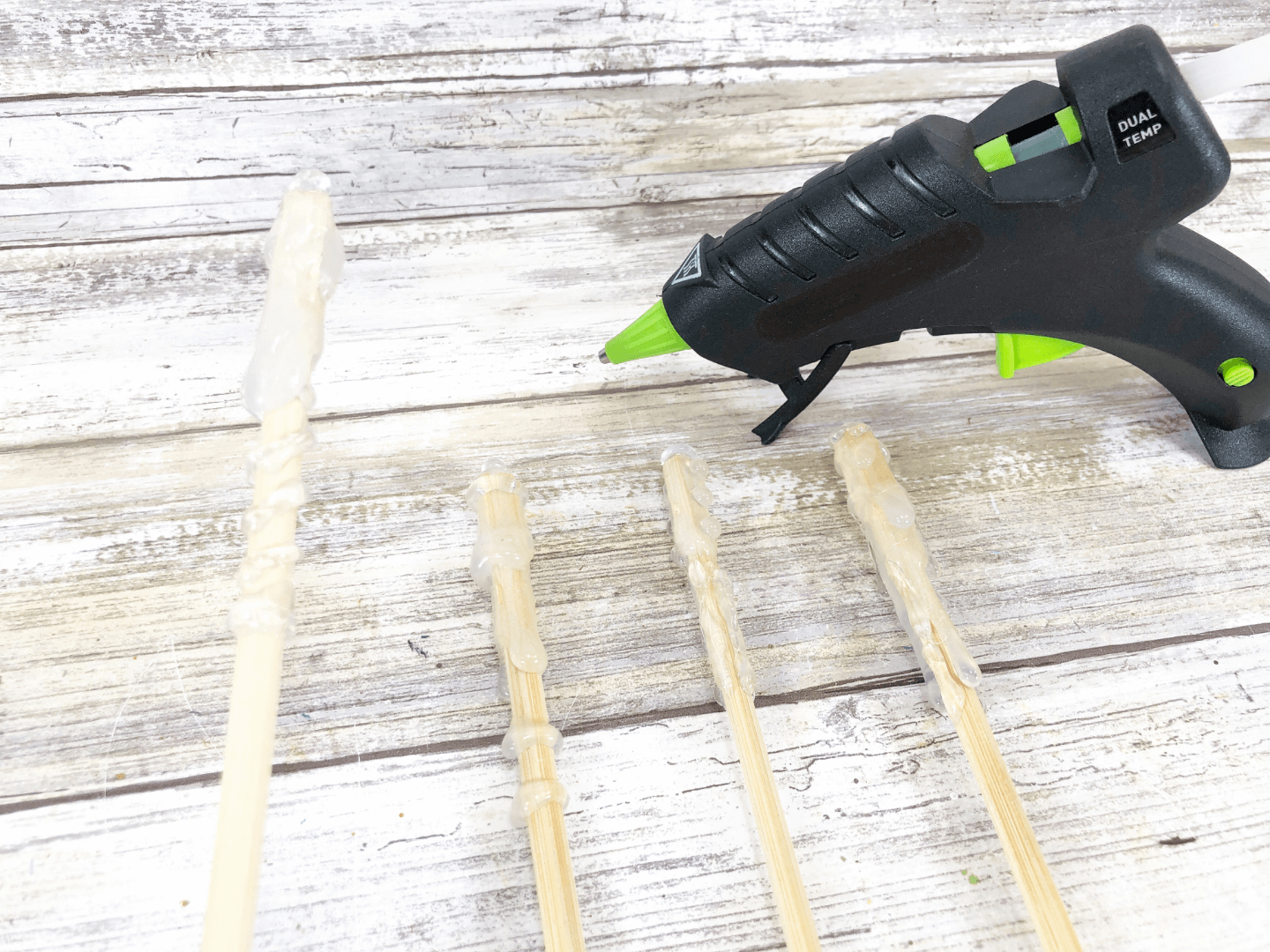 DIY Harry Potter Wizard Wands from Chopsticks | The TipToe Fairy