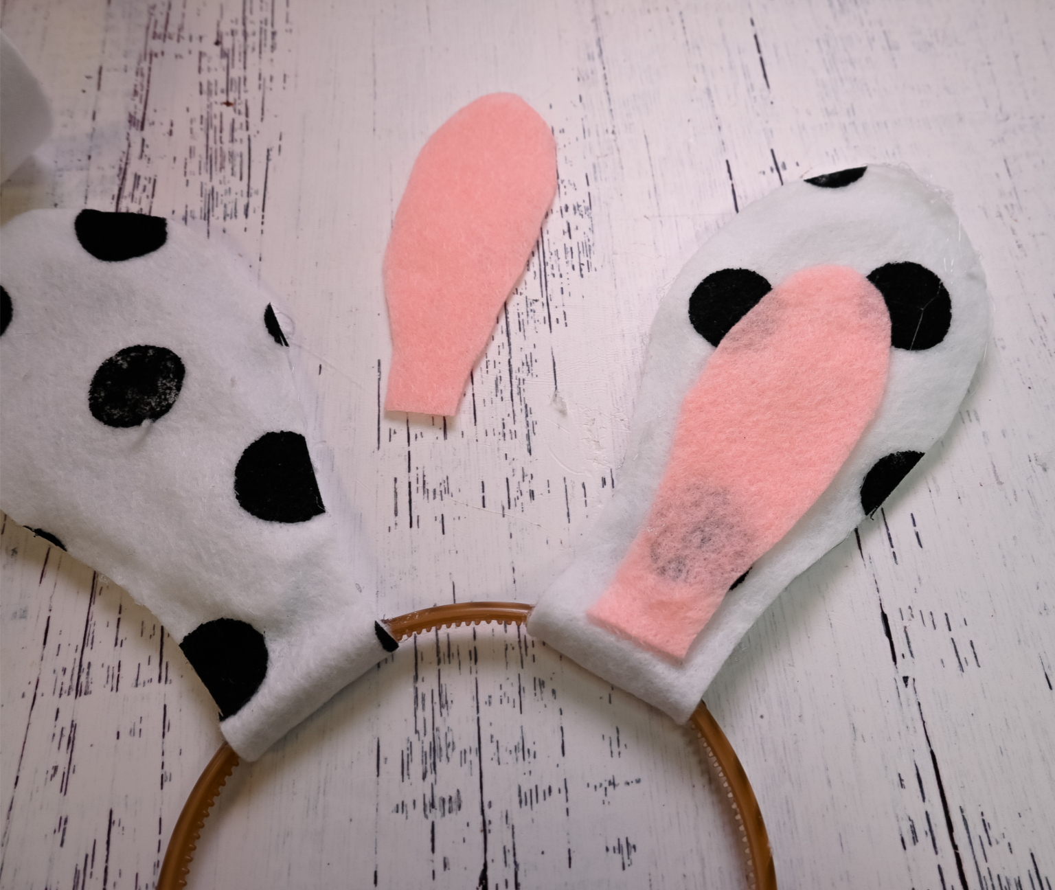 How to make a No Sew 101 Dalmatian Street inspired Halloween DIY ...