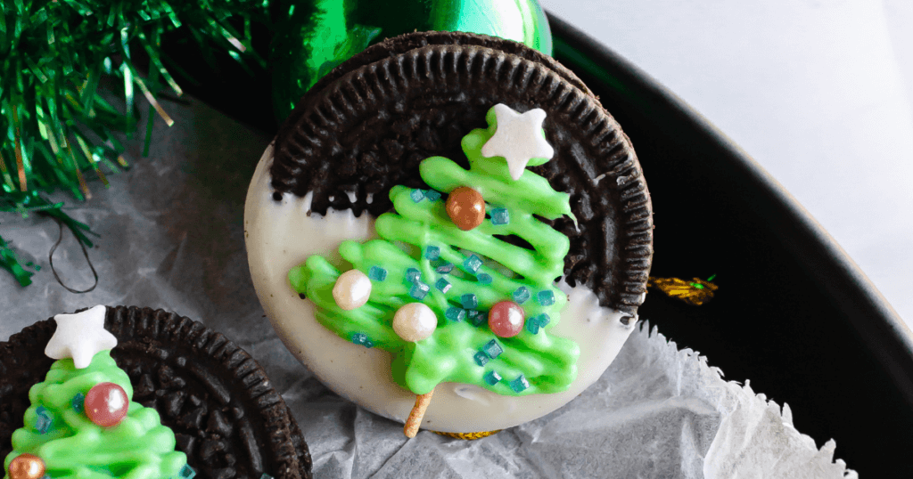 How to make EASY Christmas Tree OREO Cookies | The TipToe Fairy