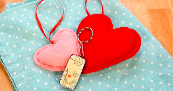 How to DIY Make Your Own Where We Met Map Keychain | The TipToe Fairy