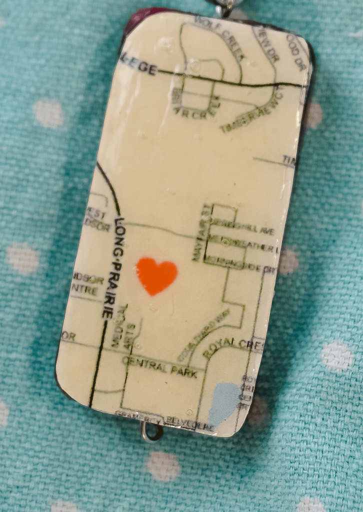 How to DIY Make Your Own Where We Met Map Keychain | The TipToe Fairy