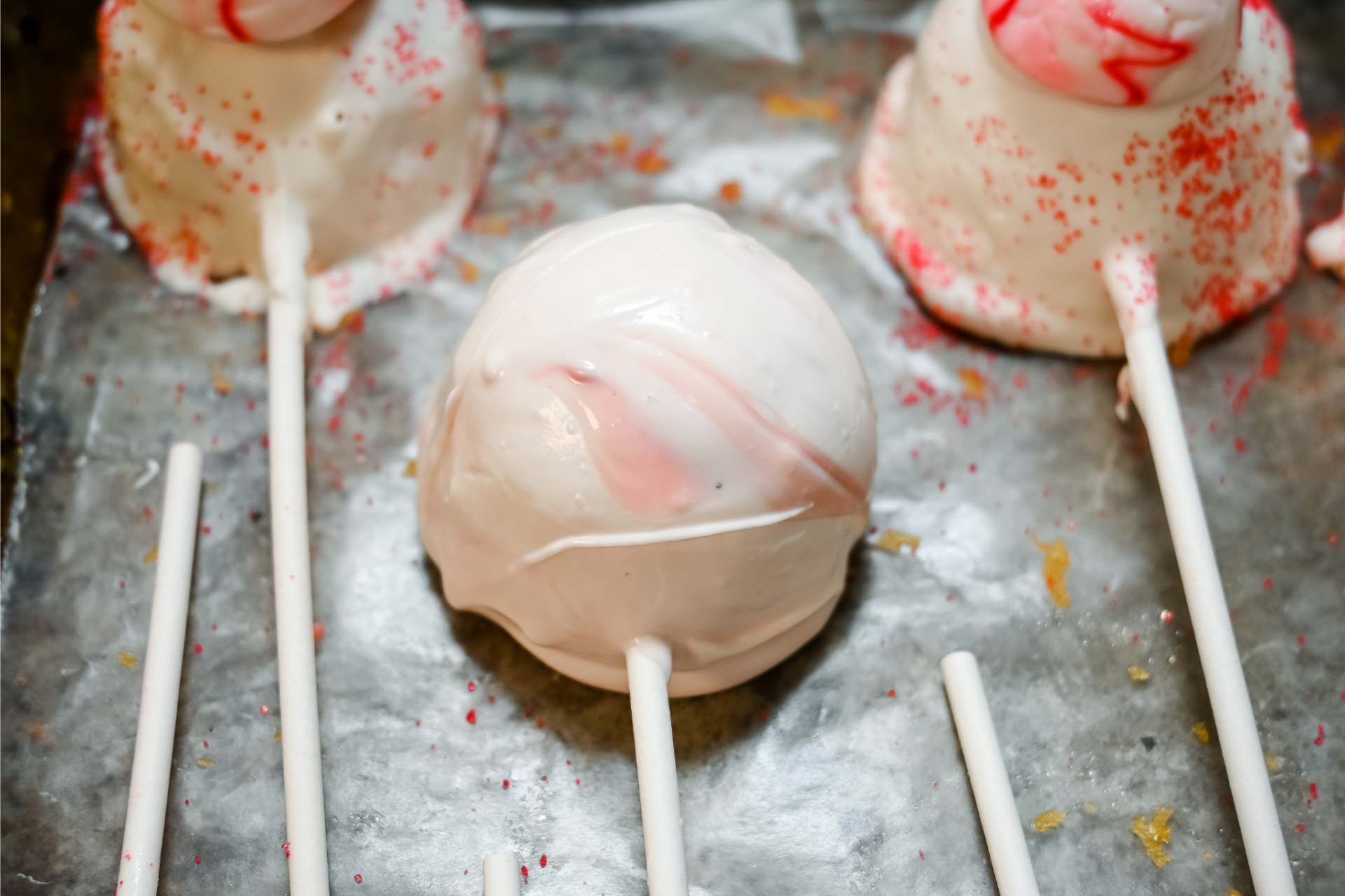 No Bake Easy EyeBall Cake Pops for Halloween | The TipToe Fairy