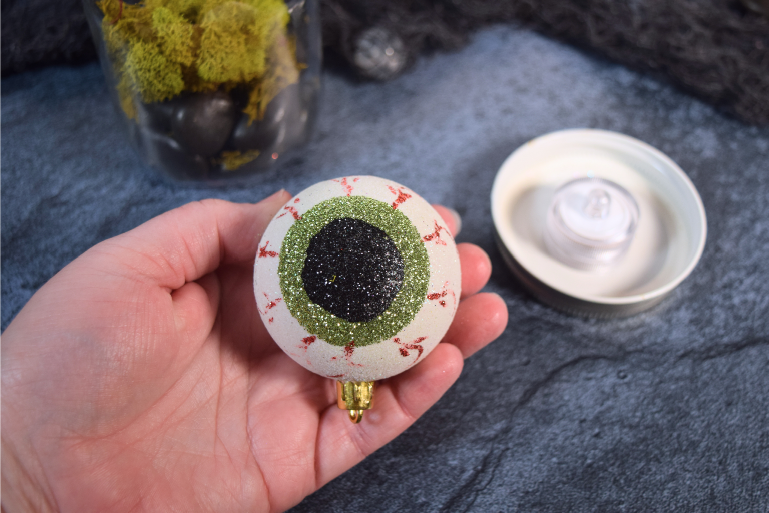 DIY Dollar Store Halloween Eyeball Jars | The TipToe Fairy