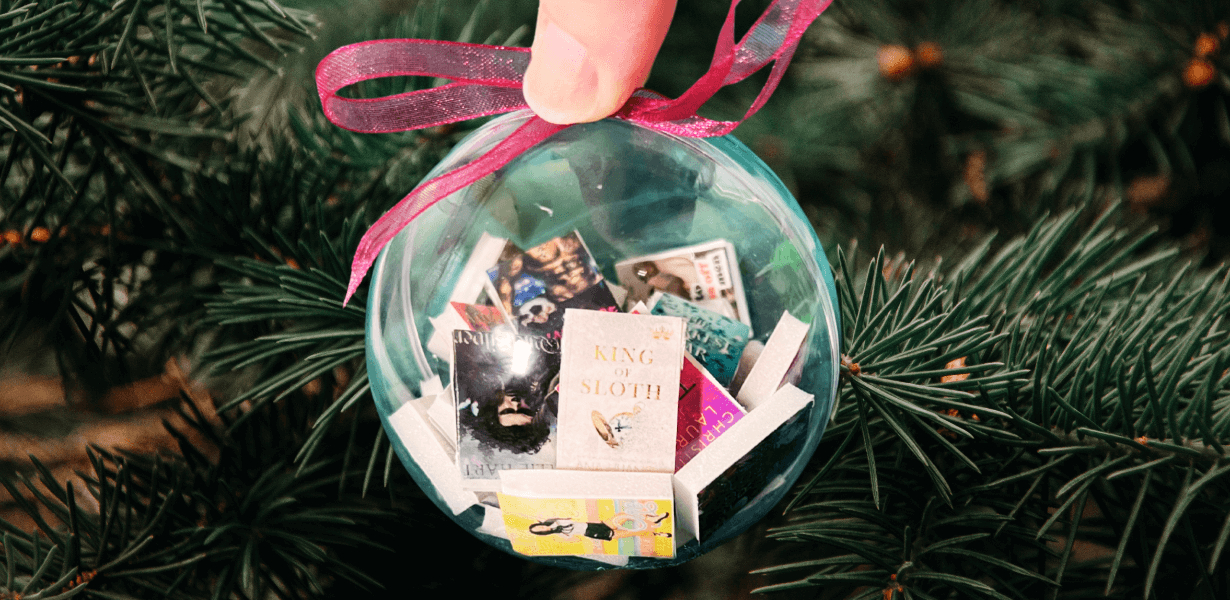 How to Make a Mini Books Christmas Ornament | The TipToe Fairy