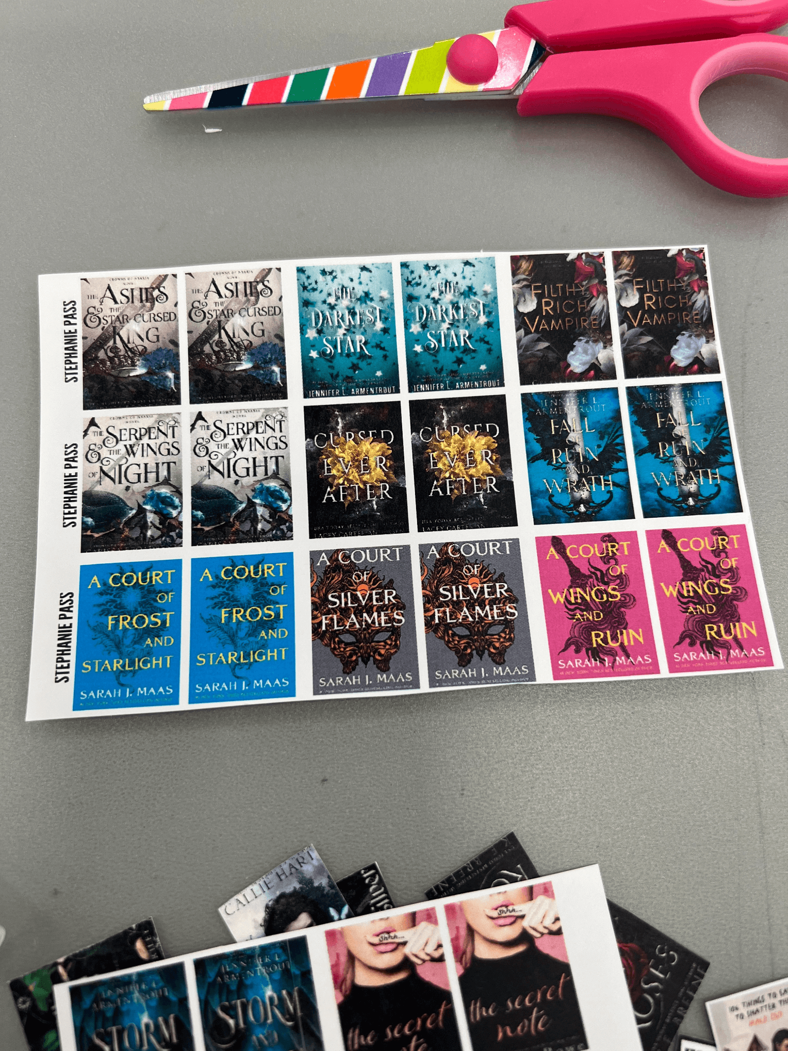 How to Make a Mini Books Christmas Ornament | The TipToe Fairy