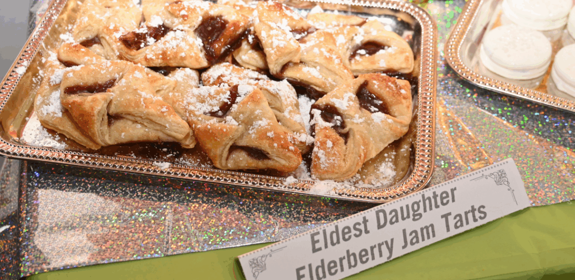How to make Eldest Daughter Elderberry Jam Tarts - The Life of a ...